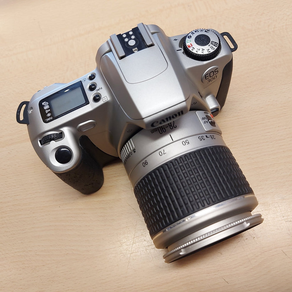 Canon EOS 300 + 28-90mm – Clock Tower Cameras