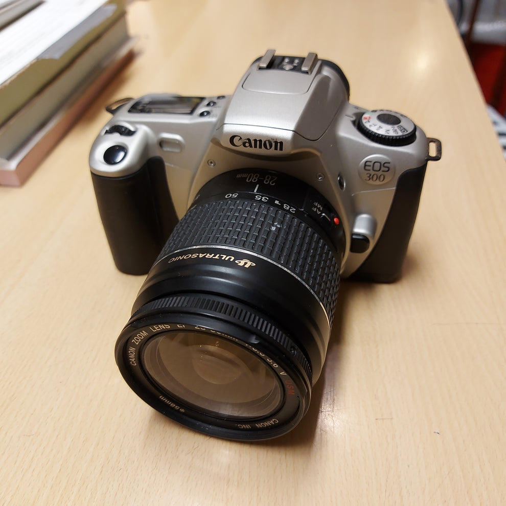 Canon EOS 300 + 28-80mm – Clock Tower Cameras